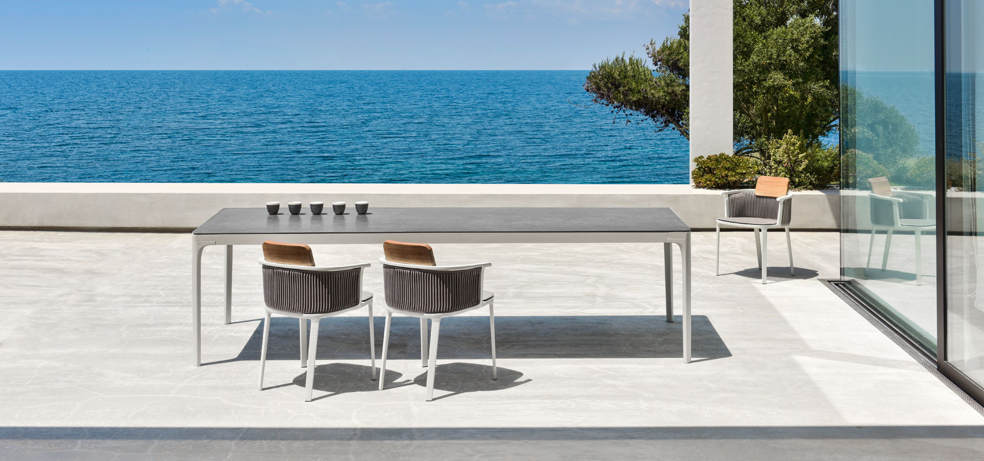 Play | XL Rectangular dining table | Ethimo